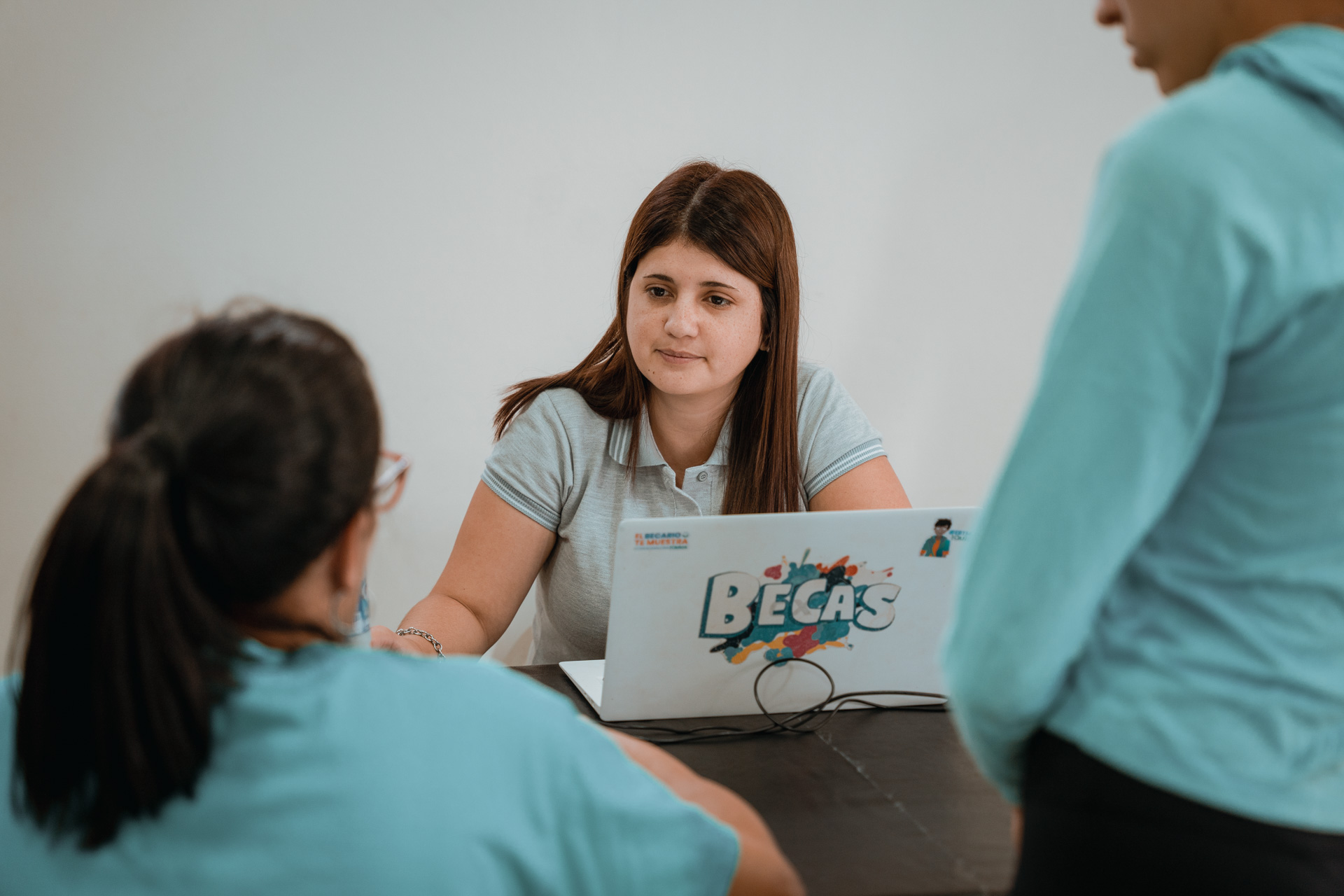 Empezó el pago de becas provinciales de todos los niveles - Prisma