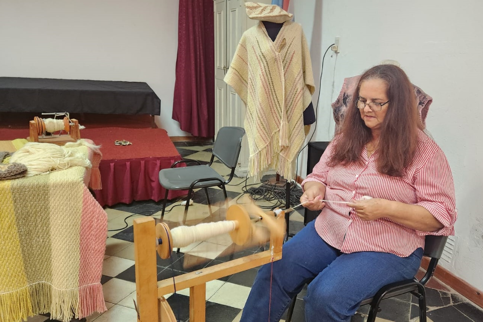 Realizarán un taller de hilado artesanal y tintes naturales en el Museo ...